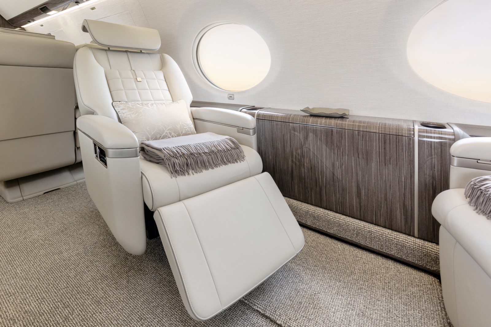 GULFSTREAM 650ER LX-JLK | Private Jet | Global Jet